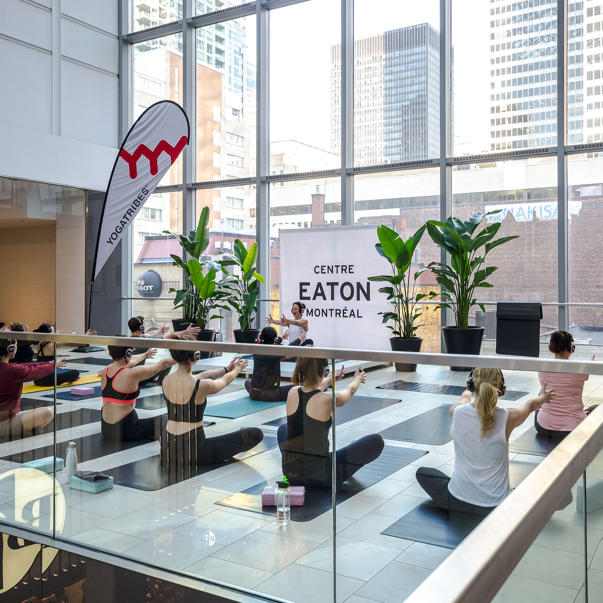 YogaTribes | Classe Yoga immersif au Centre Eaton - Immersive Yoga at ...